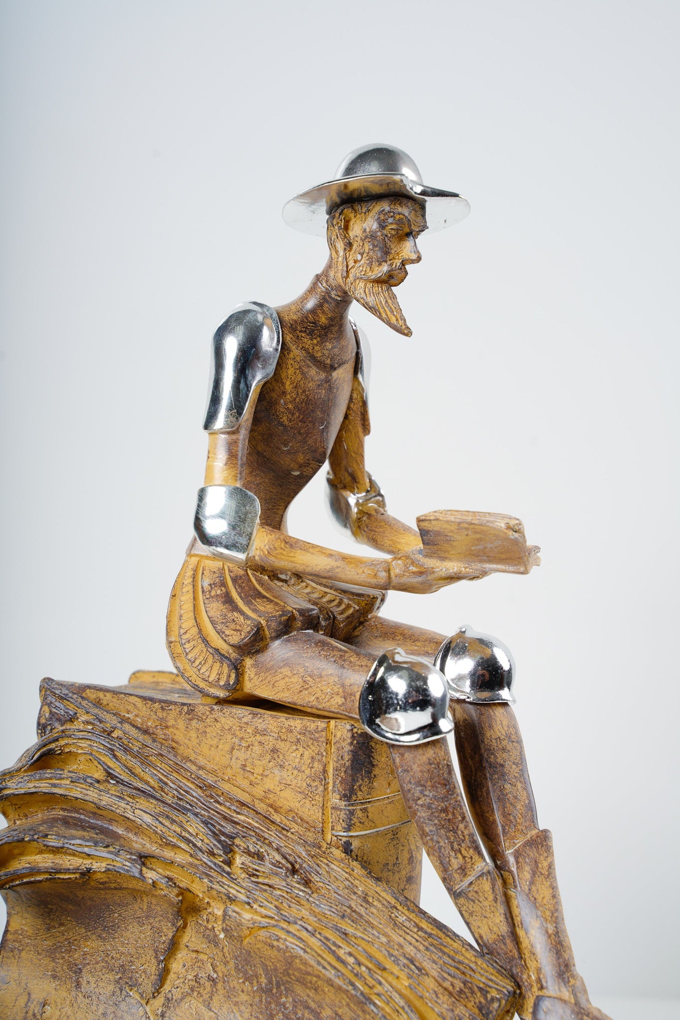 Figurines– Casa Febus — Home • Design